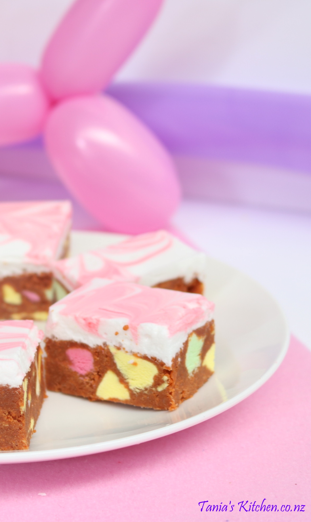 Marshmallow Lolly Log | Tania's Kitchen