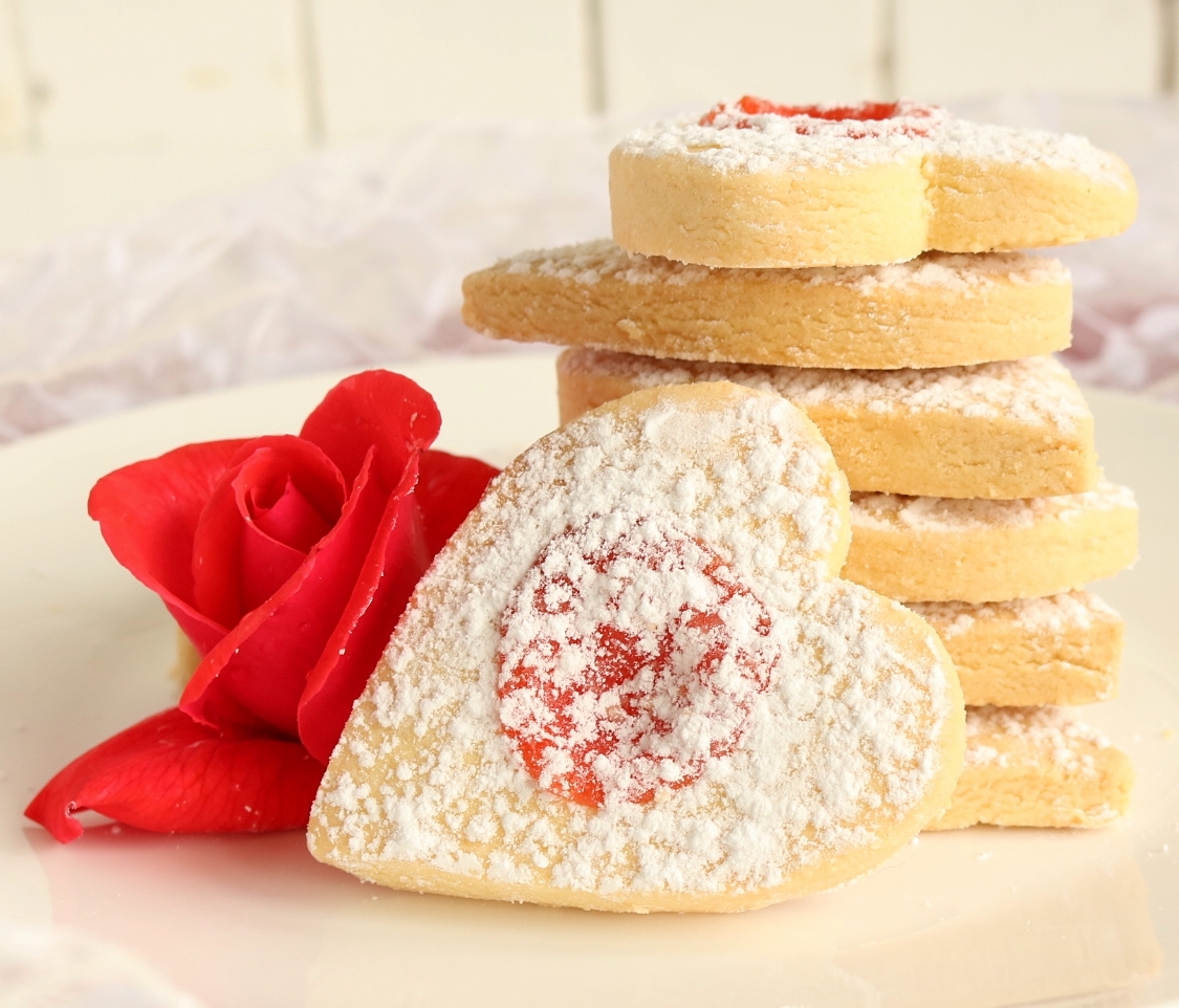 Shortbread Sweethearts | Tania's Kitchen